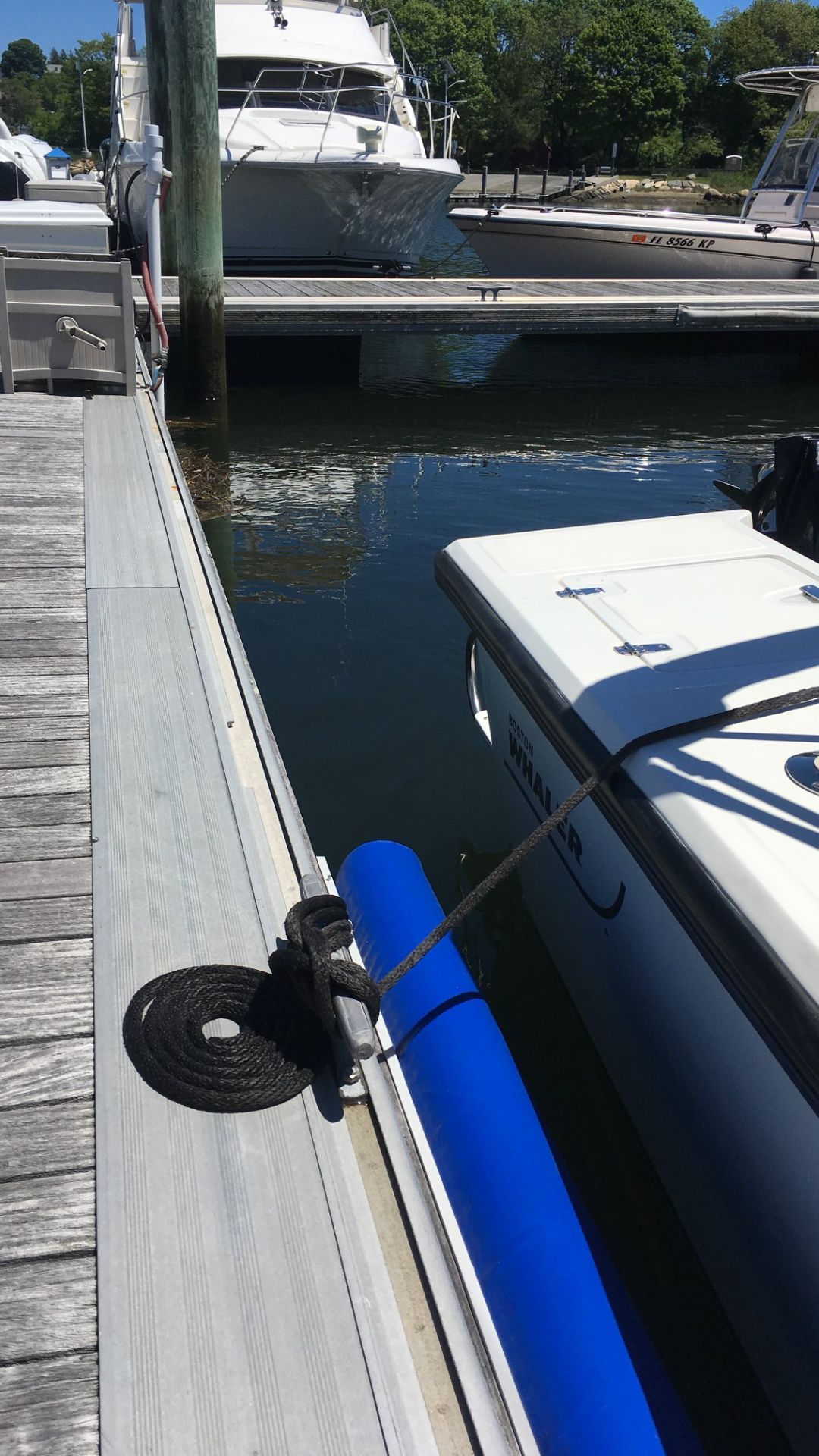 Single-Engine Boat Docking Techniques in Houston, TX